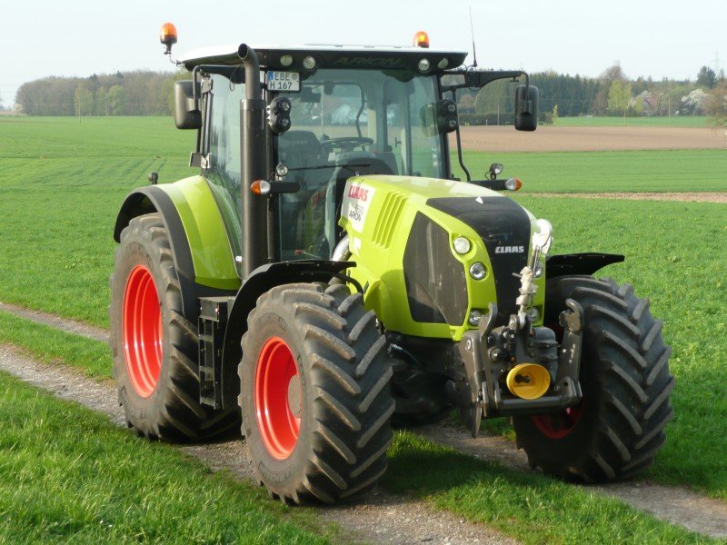 CLAAS Arion 650 Tracteur - technikboerse.com