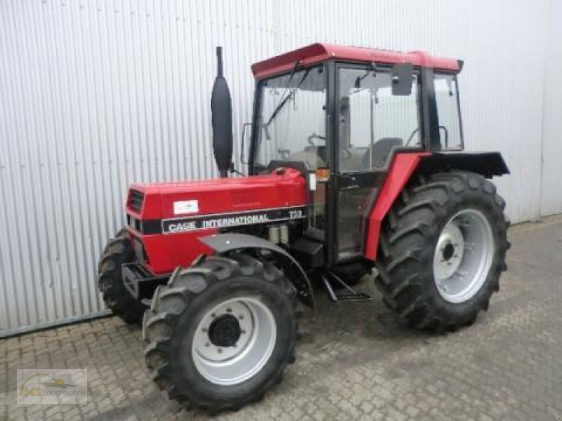 Case IH 733 Allrad Tracteur - technikboerse.com