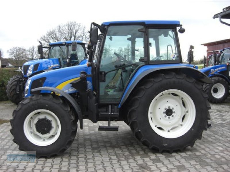 New Holland T5050 Trattore - technikboerse.com
