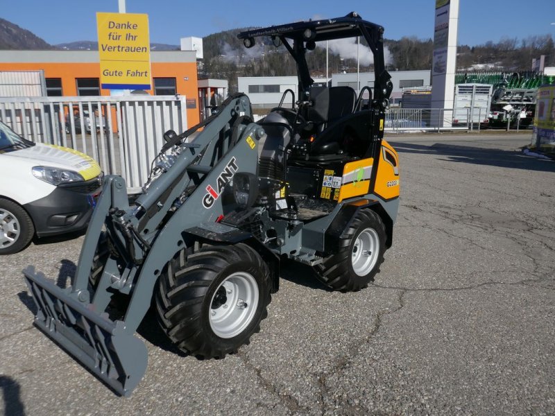 Buy GiANT Compact wheel loader second-hand and new - technikboerse.com