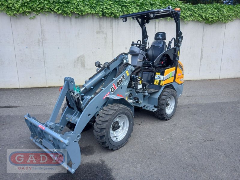 Buy GiANT Compact wheel loader second-hand and new - technikboerse.com