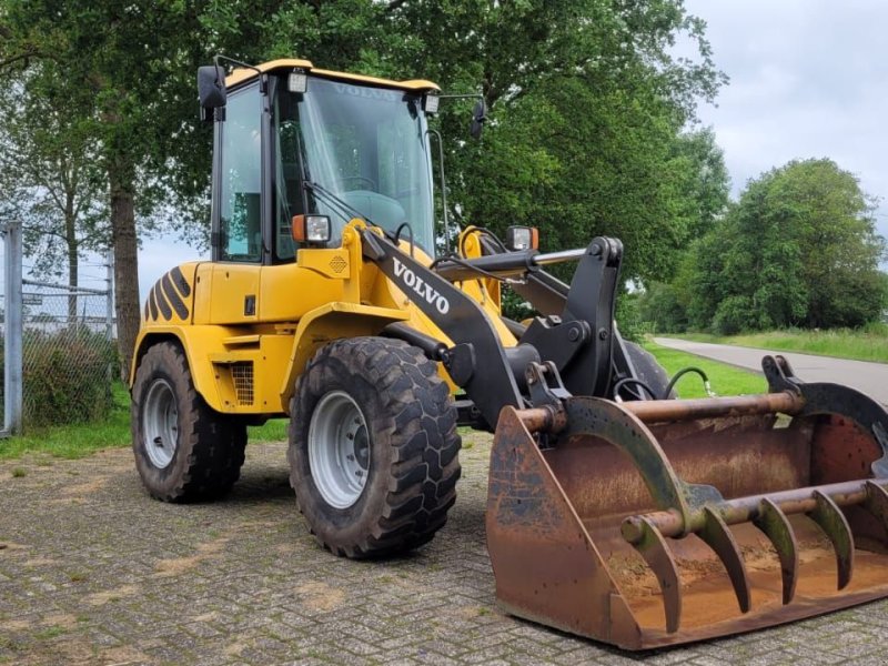 Buy Articulated backhoe loader second-hand and new - technikboerse.com