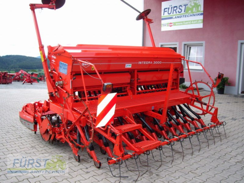 Kuhn Combiliner HR3003D + Integra 3000 Kombination, 94157 Perlesreut ...