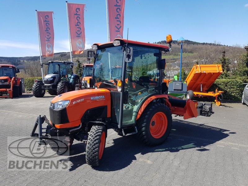 Buy Kubota Municipal tractor second-hand and new - technikboerse.com