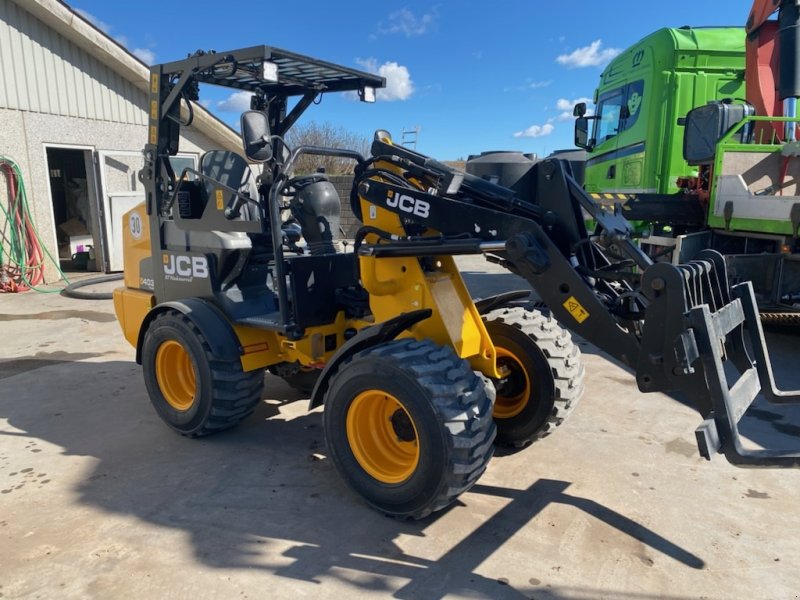 Buy JCB Compact loader second-hand and new - technikboerse.com