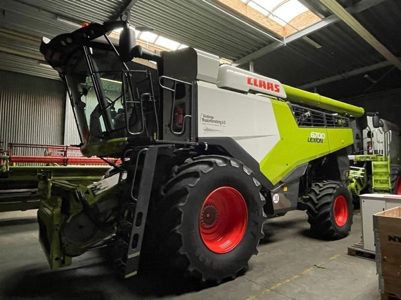 Buy CLAAS Lexion 6700 second-hand and new - technikboerse.com
