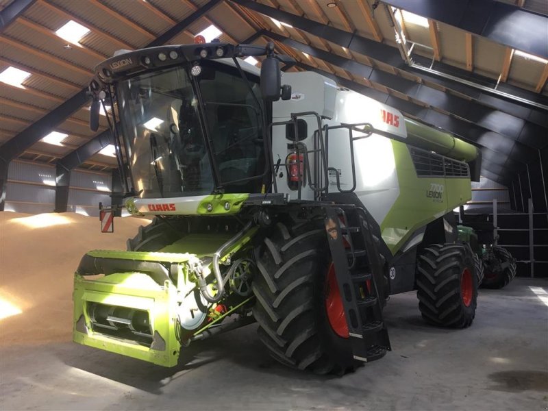 Buy CLAAS Lexion 770 second-hand and new - technikboerse.com