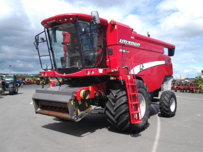 Buy Laverda Combine harvester second-hand and new - technikboerse.com