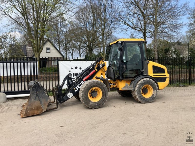 Buy JCB 407 second-hand and new - technikboerse.com