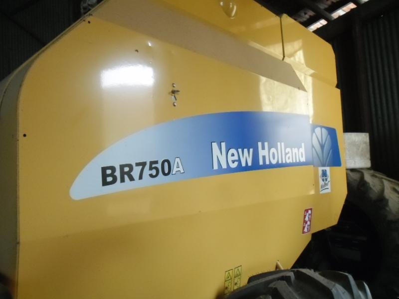 New Holland BR 750 gebraucht & neu kaufen - technikboerse.at