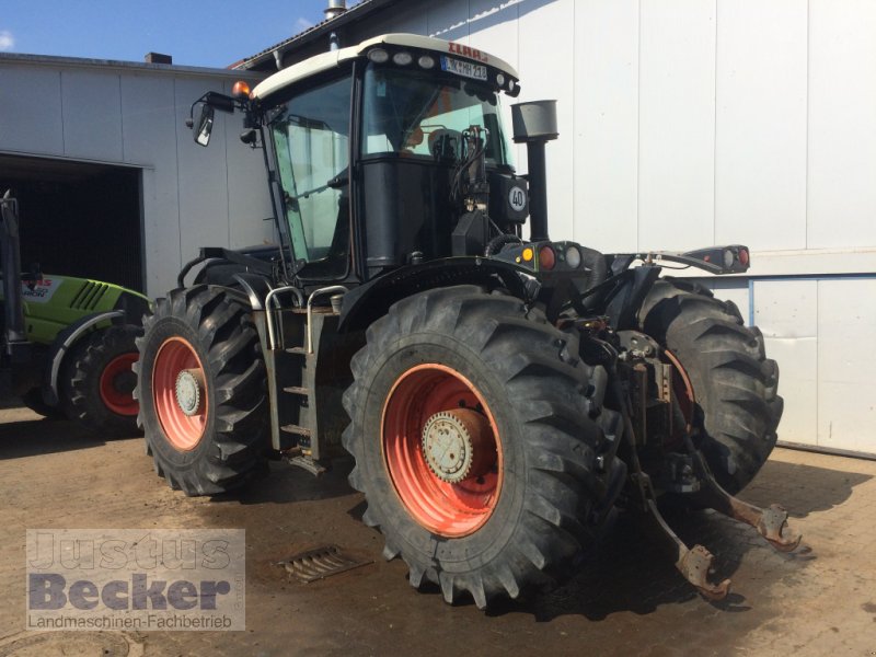 Buy CLAAS Xerion 3300 Trac VC second-hand and new - technikboerse.com