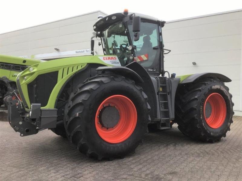 CLAAS Xerion 3300 gebruikt & nieuw kopen - technikboerse.com