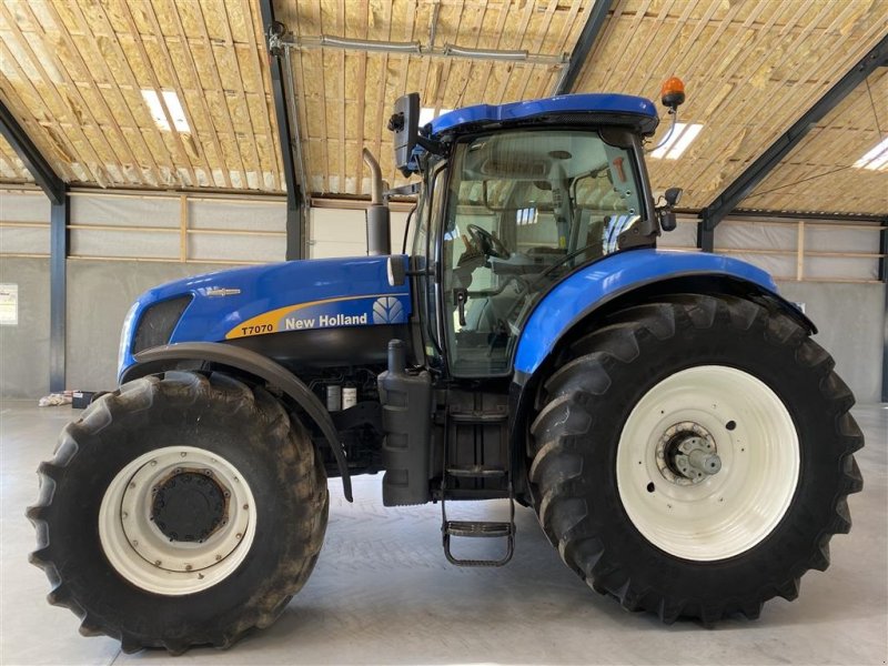 acheter New Holland T 7070 d'occasion et neuf - technikboerse.com