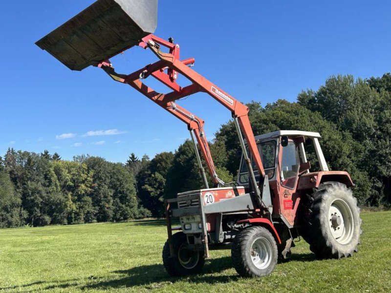 Traktor mit Frontlader - technikboerse.com