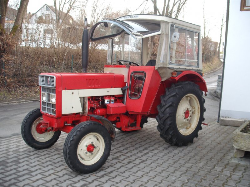 Tractor Case IH IHC 433 , Balkenmähwerk - technikboerse.com