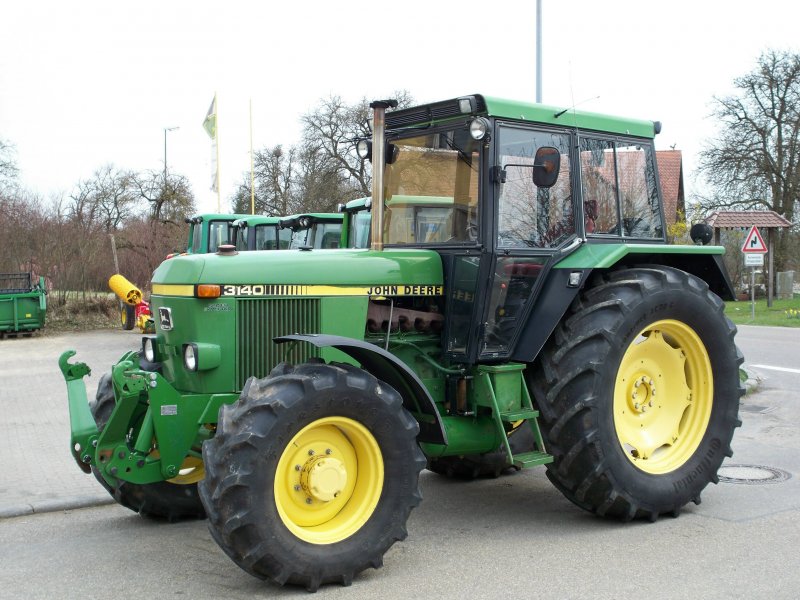 Traktor John Deere 3140 - technikboerse.com
