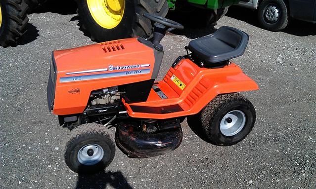 Riding lawn mower Husqvarna LR120 - technikboerse.com