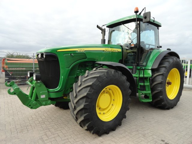 Tractor John Deere 8120 - technikboerse.com
