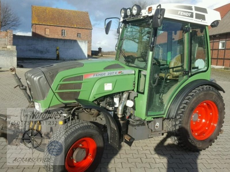 Fendt 207 V Vario TMS Weinbautraktor - technikboerse.com