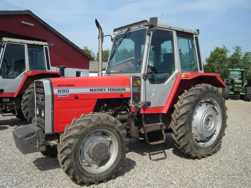 Massey Ferguson 690 Turbo Tractor - technikboerse.com