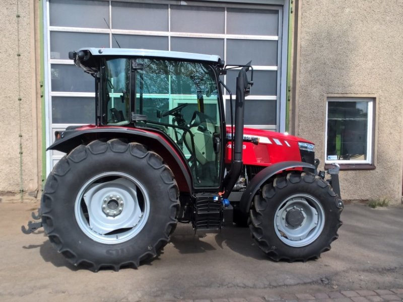 Massey Ferguson 4709 Traktor - technikboerse.com