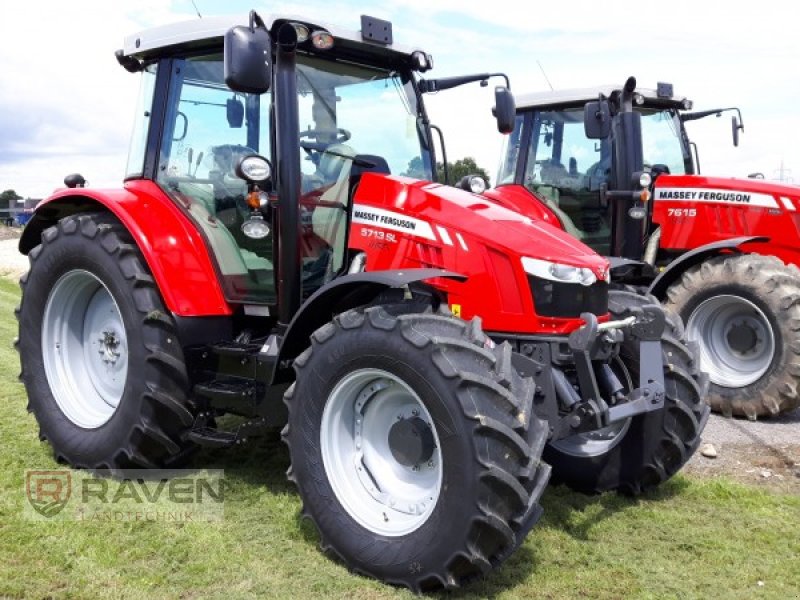 Massey Ferguson 5713 SL Tractor - technikboerse.com