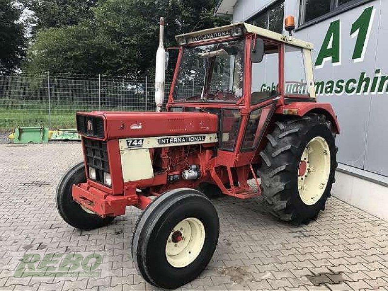 Case IH 744 S Traktor, 49434 Neuenkirchen-Vörden - technikboerse.com