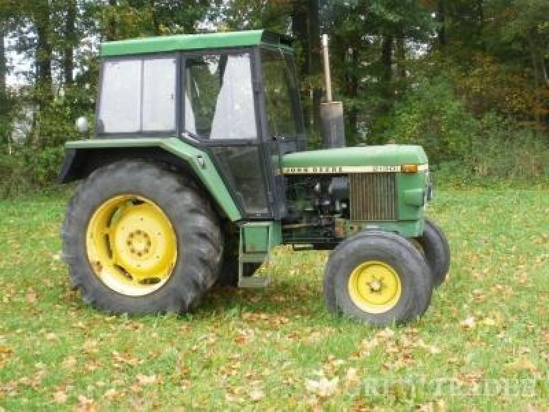 John Deere 2130 + HI-LO Tractor - technikboerse.com