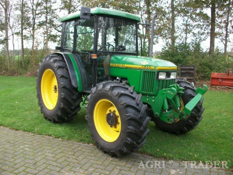 John Deere 5400 Traktor - technikboerse.com