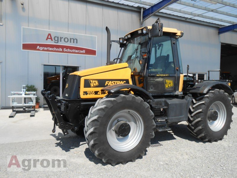 JCB Fastrac 2135-4WS Tractor - technikboerse.com