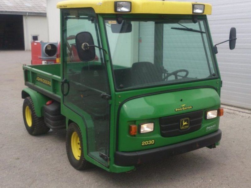 John Deere 2030 Pro Gator Porte-outils - technikboerse.com