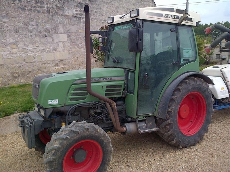 Fendt 207 FA4RM trattore viticolt. - technikboerse.com