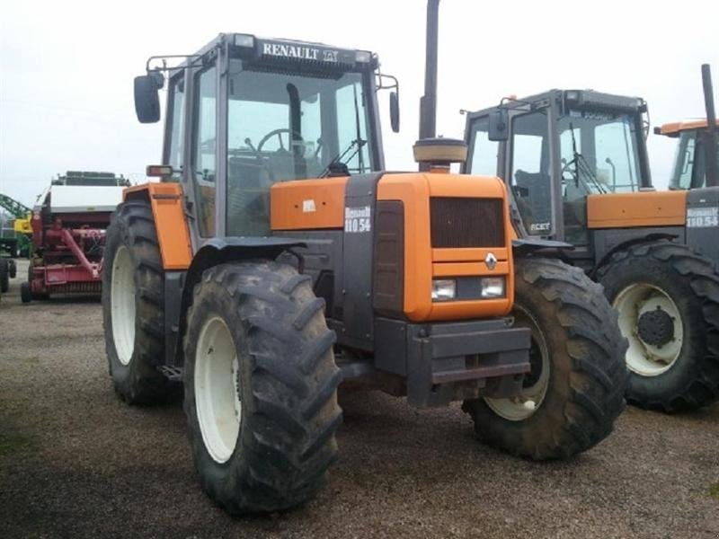 Renault 110-54 Tractor - technikboerse.com