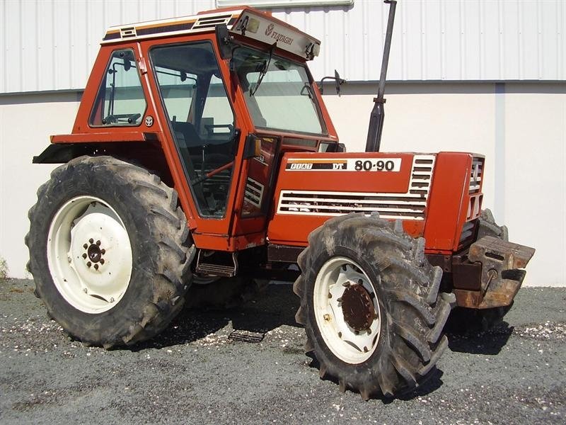 Fiat 80-90 DT Tractor - technikboerse.com