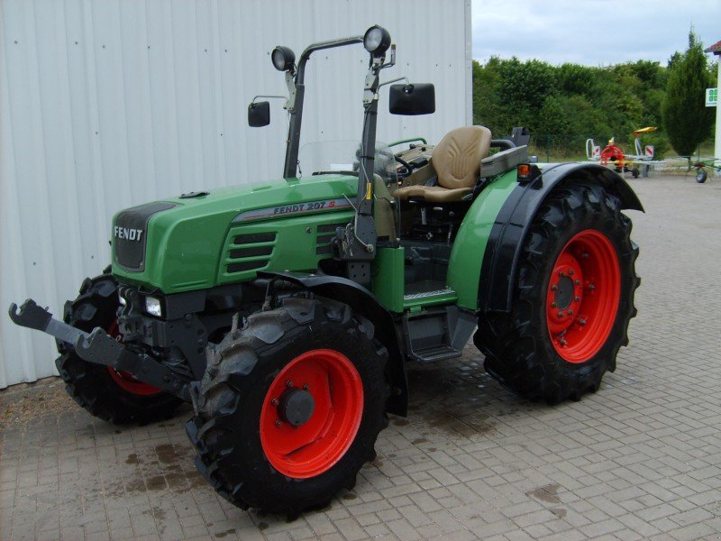 Fendt 207 S Traktor - technikboerse.com
