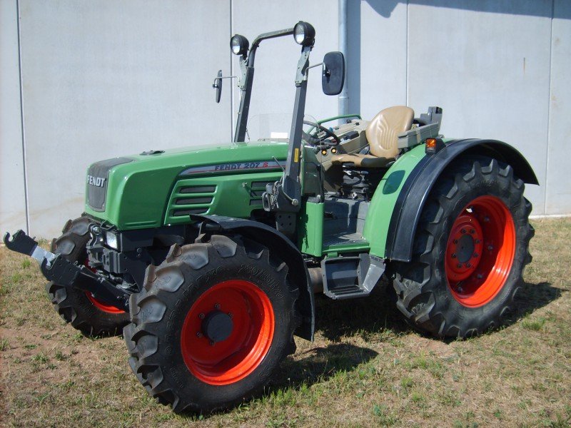Fendt 207 S Traktor - technikboerse.com