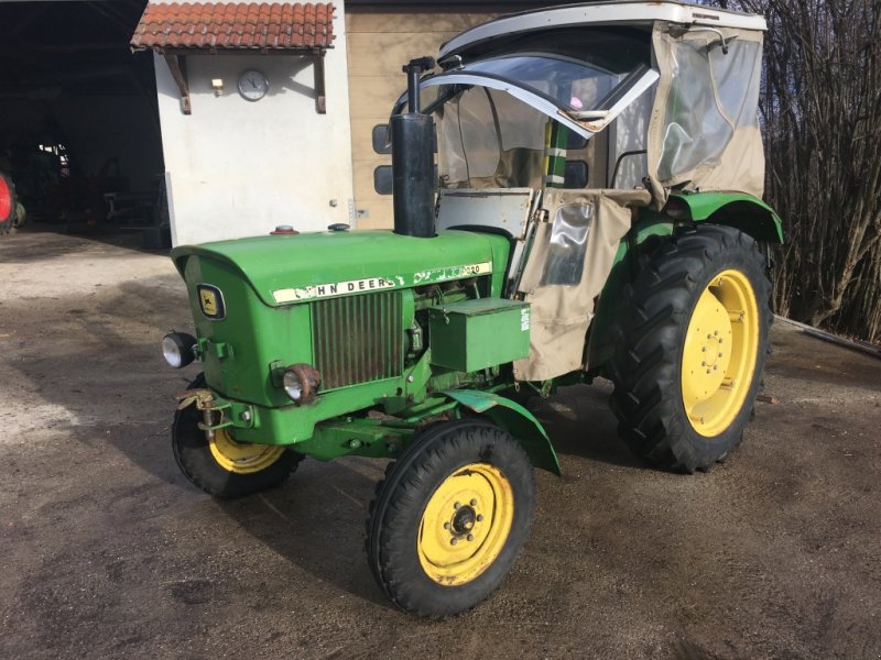 John Deere 820 Traktor - technikboerse.com