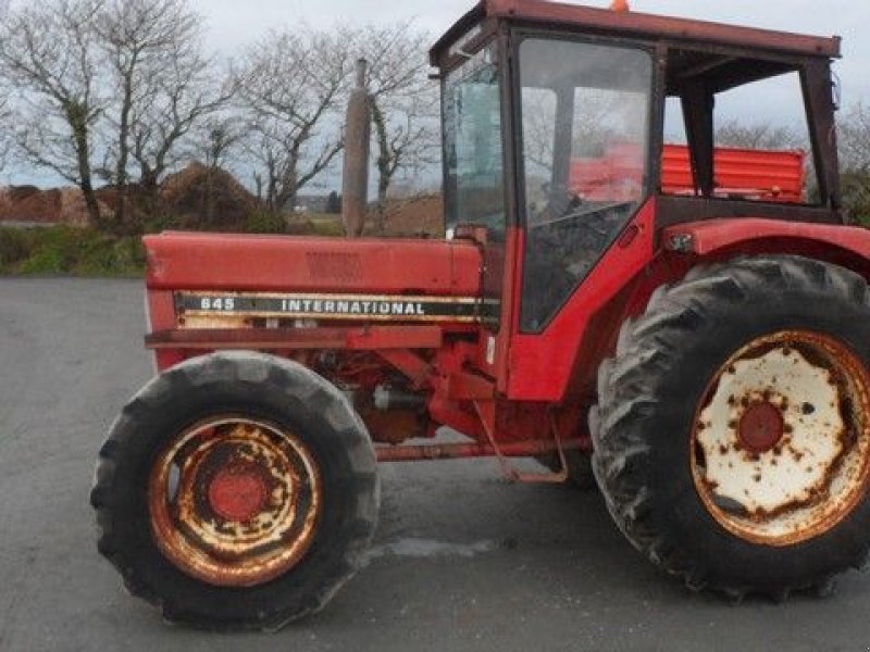 Case IH 645 Tracteur - technikboerse.com
