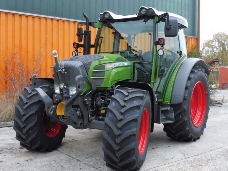 Fendt 207 Vario Traktor - technikboerse.com