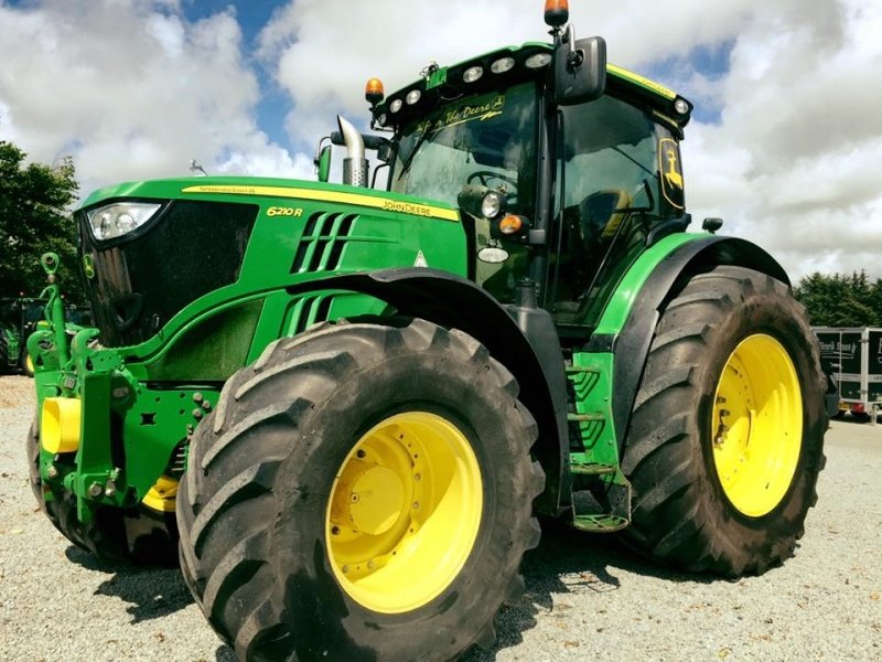 John Deere 6210R AutoPower Tractor - technikboerse.com