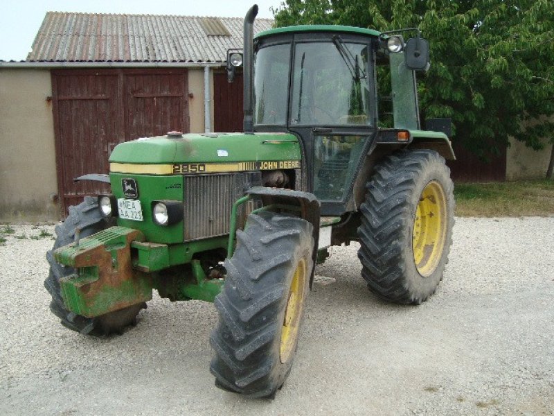 John Deere 2850 Tractor - technikboerse.com