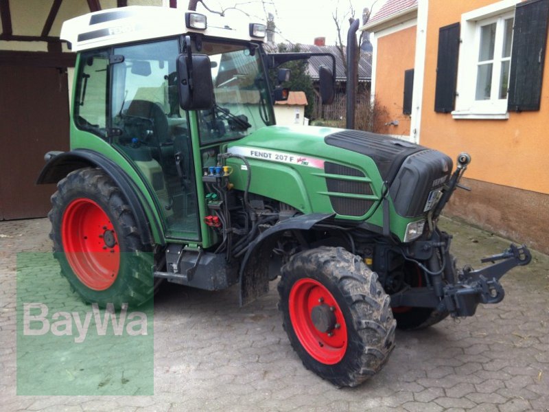 Fendt 207 F Vario TMS Weinbautraktor - technikboerse.com