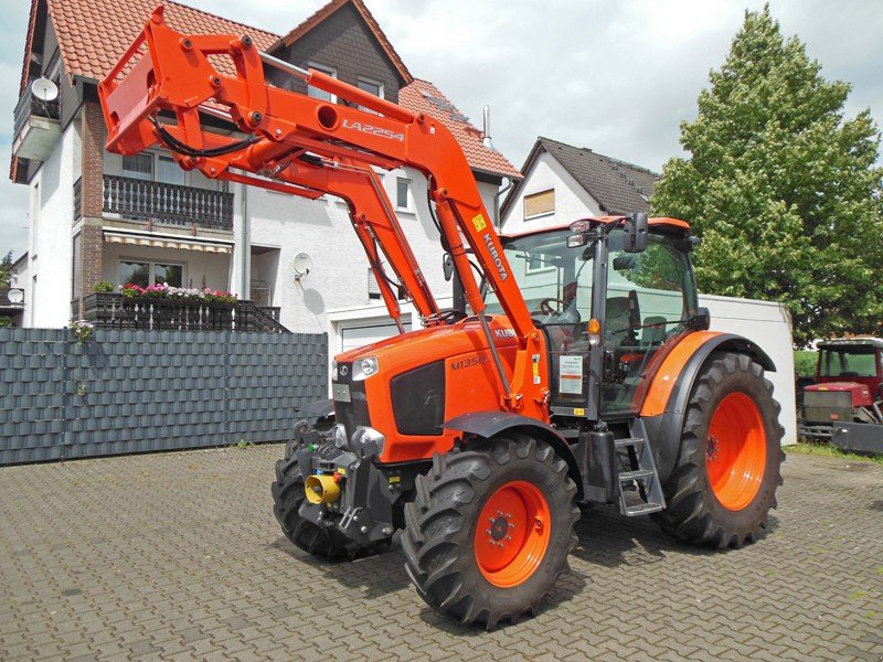 Kubota M 135 GXS Tractor - technikboerse.com