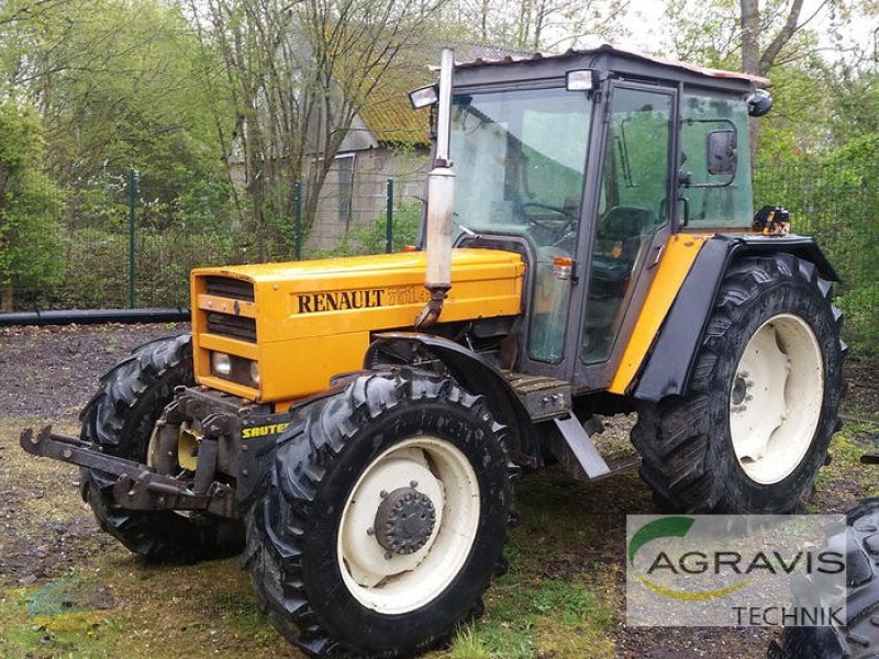 Renault 751-4 Traktor, 36304 Alsfeld - technikboerse.com
