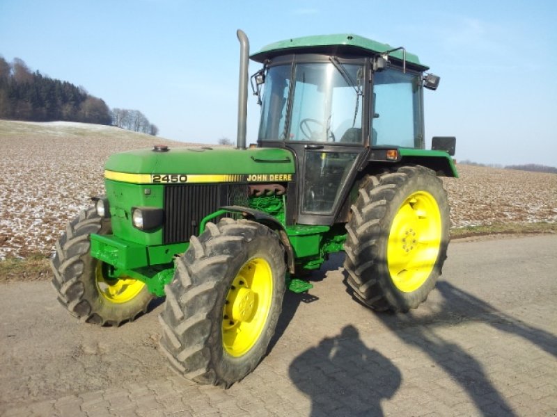 John Deere 2450 Tractor - technikboerse.com
