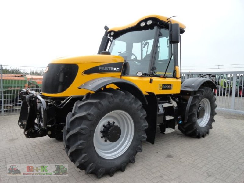 JCB Fastrac 3220 Plus Tracteur - technikboerse.com