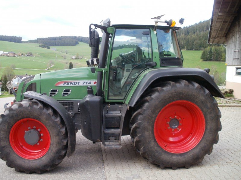 Fendt 714 Vario TMS Tracteur - technikboerse.com