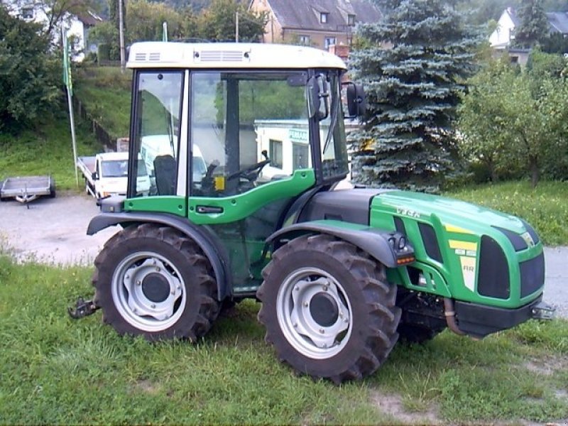 Ferrari VEGA 85 AR Vineyard tractor - technikboerse.com