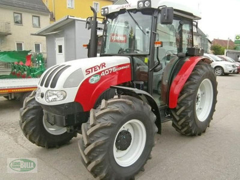 Steyr Kompakt 4075 Allrad Vorführtraktor Traktor - technikboerse.com
