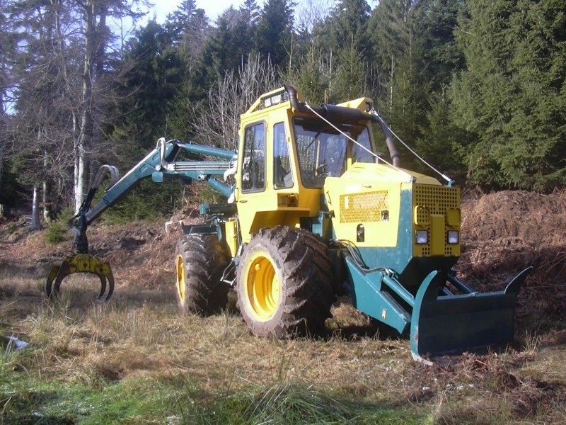 HSM 805 Forstschlepper - technikboerse.com